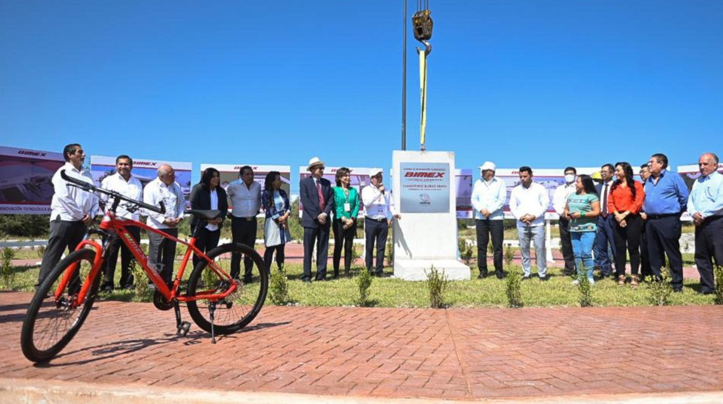 Colocan primera piedra de centro tecnológico Bimex, en Xochitepec | Noticias | Diario de Morelos